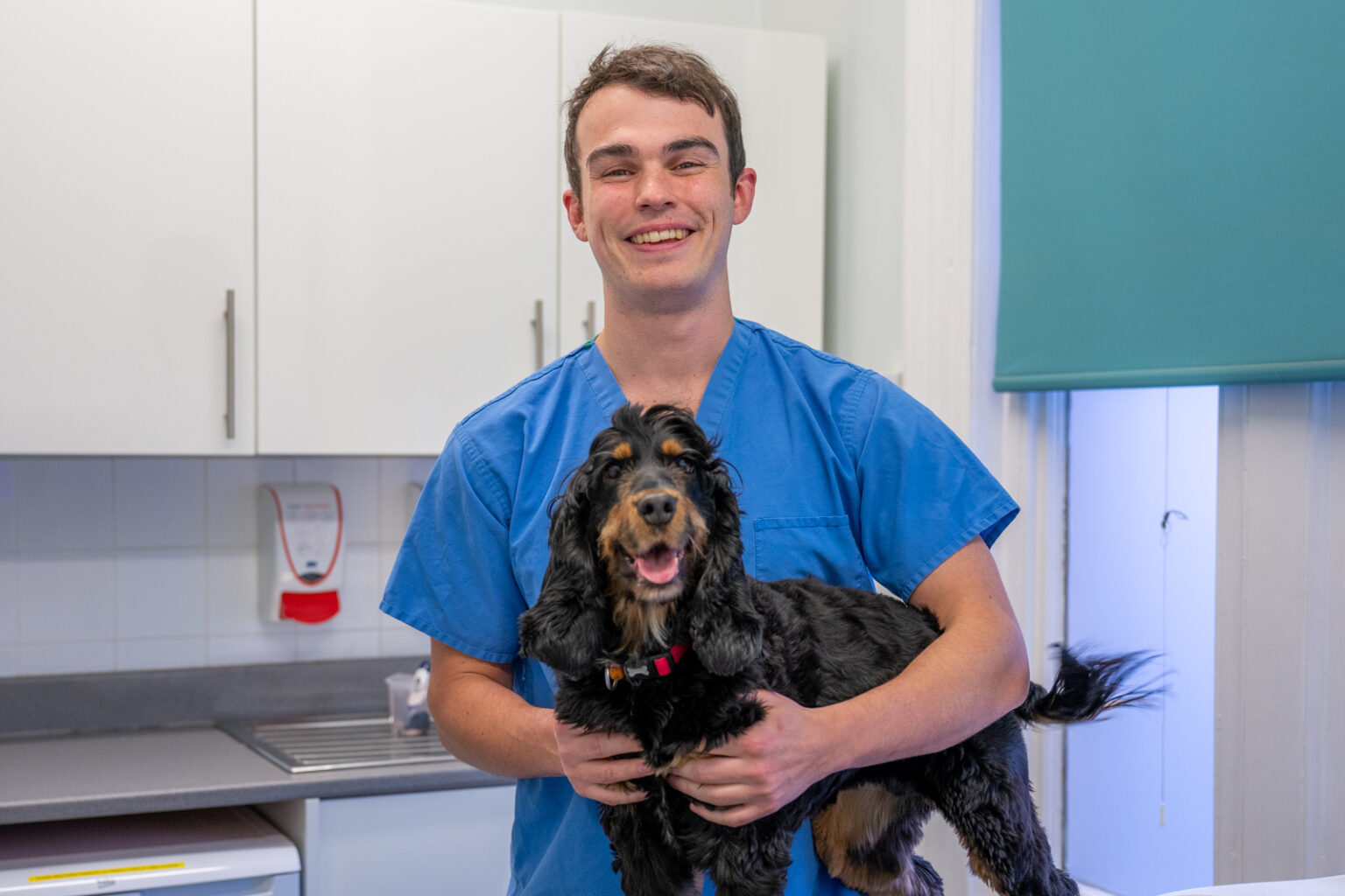 New Grad Luke’s career is off to a flying start | VetPartners UK
